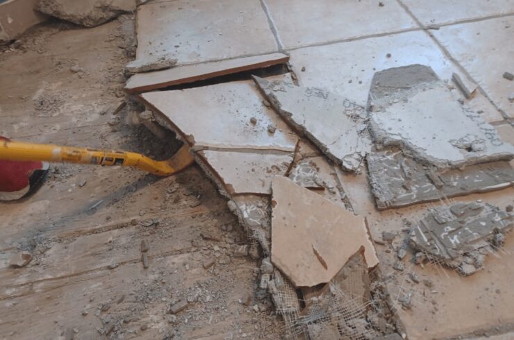 DIY Tile Removal: How to Remove Floor Tiles from Concrete - Pro Tips ...